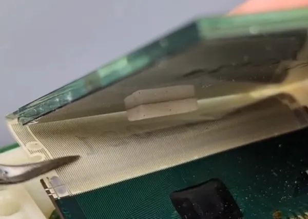 LCD Ribbon Repair - RetroSix Wiki